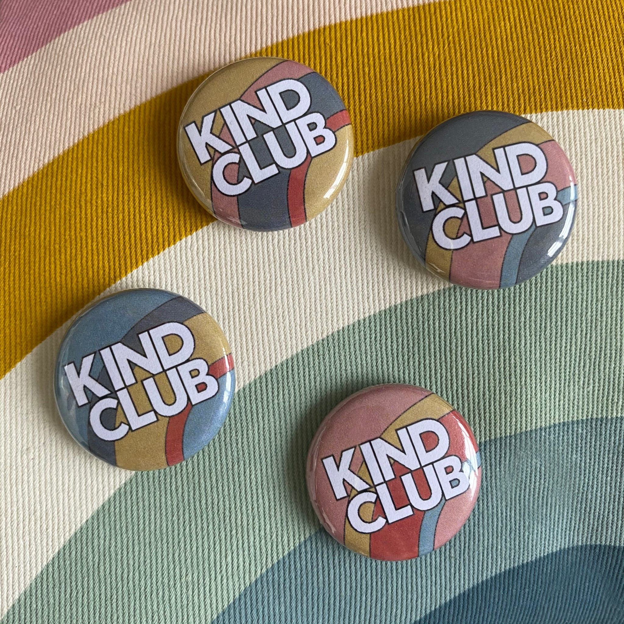 Kind Club mini badge– Fearless Flamingo